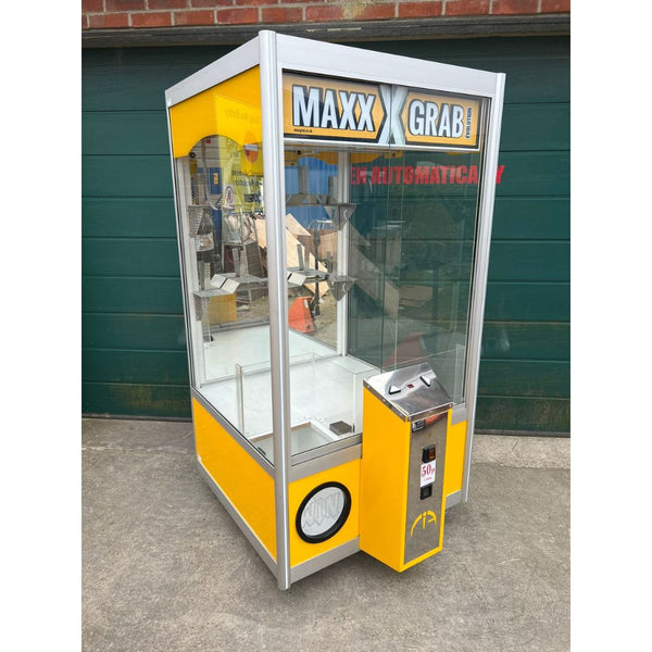 Used Maxx Grab Evolution - Crane Grabber Claw Machine